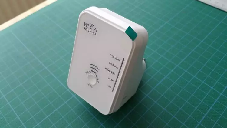 5 módszer a fészer és a Wi-Fi router csatlakoztatására 10246_2