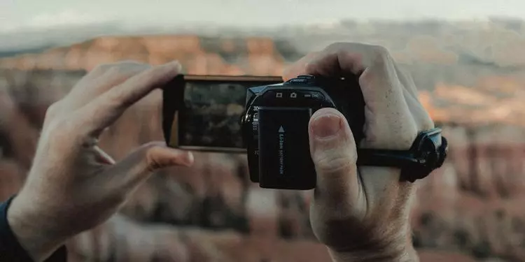 Mirrorless vs. DSLR vs. Camcorder: რომელია საუკეთესო ვიდეო ჩამწერი? 10270_5