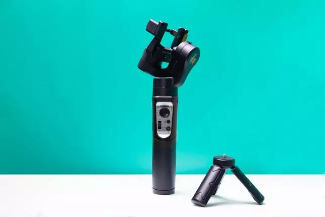 مراجعة Hohem iSteady Pro 4: كاميرا حركة الميزانية الغنية بالميزات Gimbal 1032_2