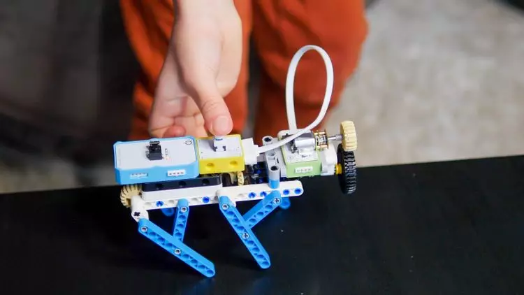 Elecrow Crowbits: Jedinečný LEGO-kompatibilný STEM vzdelávací systém, ktorý rastie s vaším dieťaťom 104_36