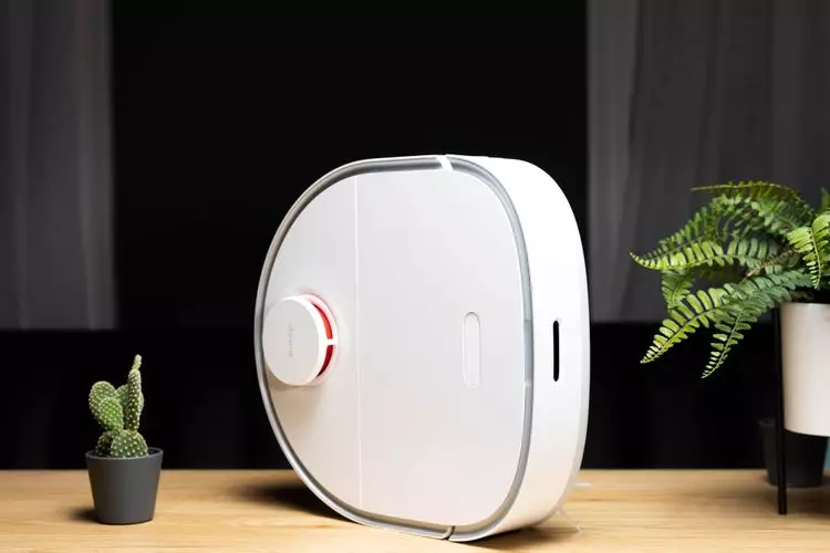 Dreametech W10 Robot Vacuum: Mop Imadzitsuka Ndi Kudziwumitsa Yokha, Koma Iwalani Ngati Muli Ndi Makapeti 1137_5