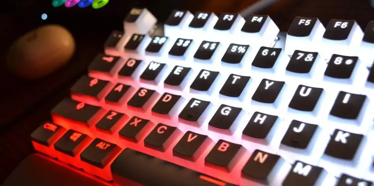 Огляд бездротової миші SteelSeries Apex 7 TKL Ghost і Aerox 3: ідеальне поєднання для будь-якого ігрового налаштування 1140_2