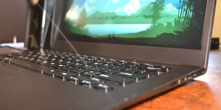 Pinebook Pro Review: Lub FOSS Laptop Uas Tsis Txaus 12555_18