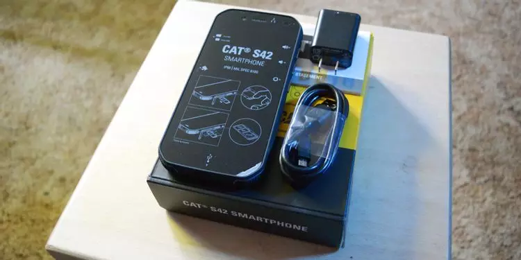 Cat S42 je přesně takový, jaký by měl být odolný smartphone 1569_11