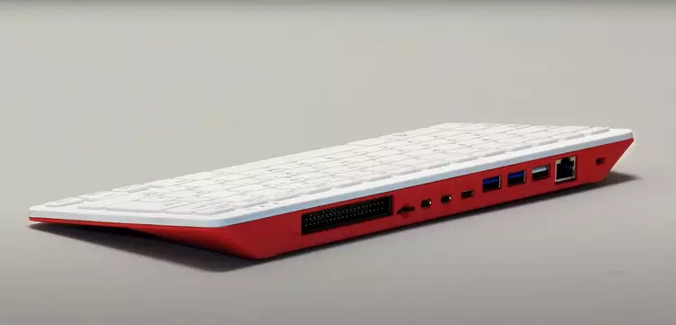 “Raspberry Pi 400” kompýuterde gurlan klawiaturadyr 16975_2
