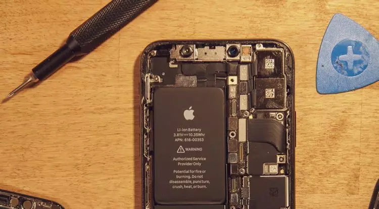 Kedu ihe dị iche n'etiti akụkụ OEM na Aftermarket iPhone? 17492_2