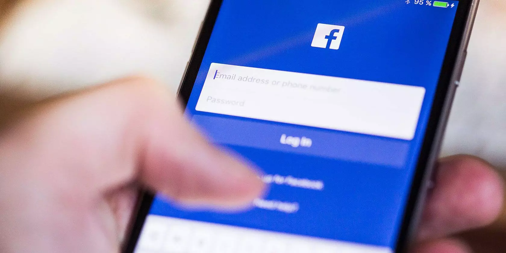 Facebook aviat podria afegir rodets i sales al tauler d'històries