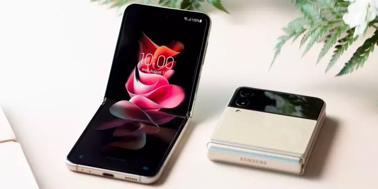 Samsung Galaxy Z Flip 3 र Galaxy Buds 2 ले तिनीहरूको पूर्ववर्तीहरू भन्दा ठोस सुधारहरू प्रस्ताव गर्दछ 17683_2