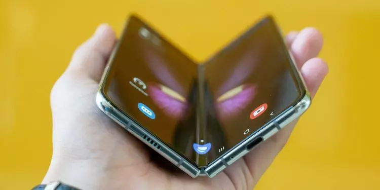 Samsung Galaxy Z Fold 3 lekt yn al syn gloarje foarôfgeand oan offisjele oankundiging 17686_2
