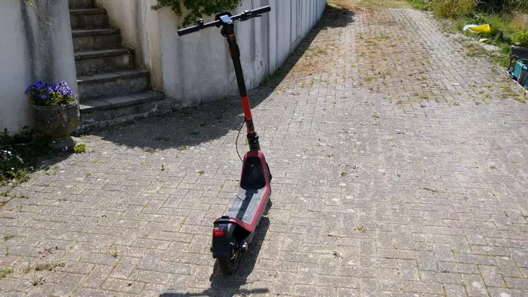 Niu KQi3 Kickscooter İncelemesi: Yetişkinler için eScooter'ın Yeni Kralı 1904_12