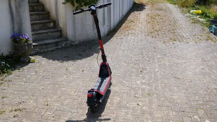 Niu KQi3 Kickscooter İncelemesi: Yetişkinler için eScooter'ın Yeni Kralı 1904_2