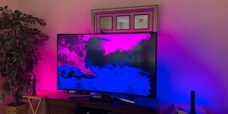 Rishikimi i dritës së prapme të televizorit Wi-Fi dhe shiritave të dritës Govee Immersion Kit: Më e mira për lojëra dhe më e lirë se Philips Hue 1950_34