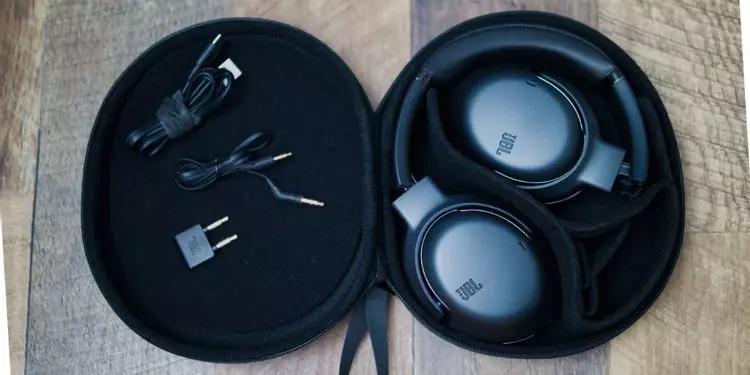 The JBL Tour One Review: Headphones commuter mahavariana, nefa mendrika $300 ve izy ireo? 1957_19