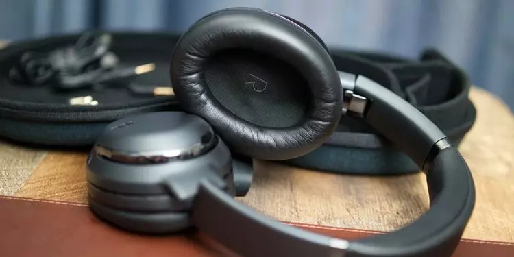 The JBL Tour One Review: Headphones commuter mahavariana, nefa mendrika $300 ve izy ireo? 1957_22