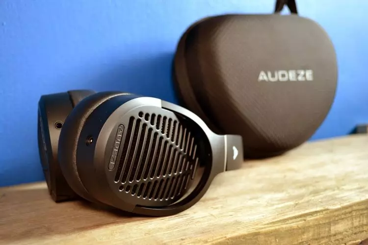 Преглед за жичени слушалки Audeze LCD-1: слушалки од класа за аудиофили за редовен слушател 22030_12