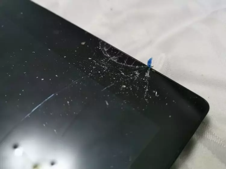 Cracked ຈໍສະແດງຜົນ Amazon Fire Tablet ຂອງທ່ານ? ນີ້ແມ່ນວິທີທົດແທນມັນ 23250_9