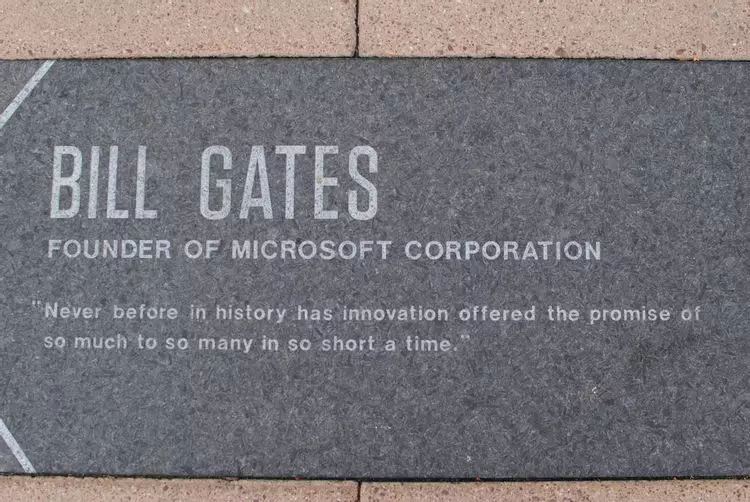 Na Bill Gates o Leka ho U Cheka ka Liente tsa COVID-19? 23324_2