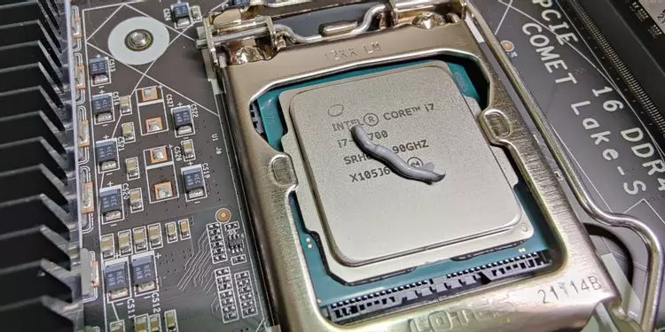 Kako ponovno zalijepiti svoj CPU svježom termalnom pastom 2477_4