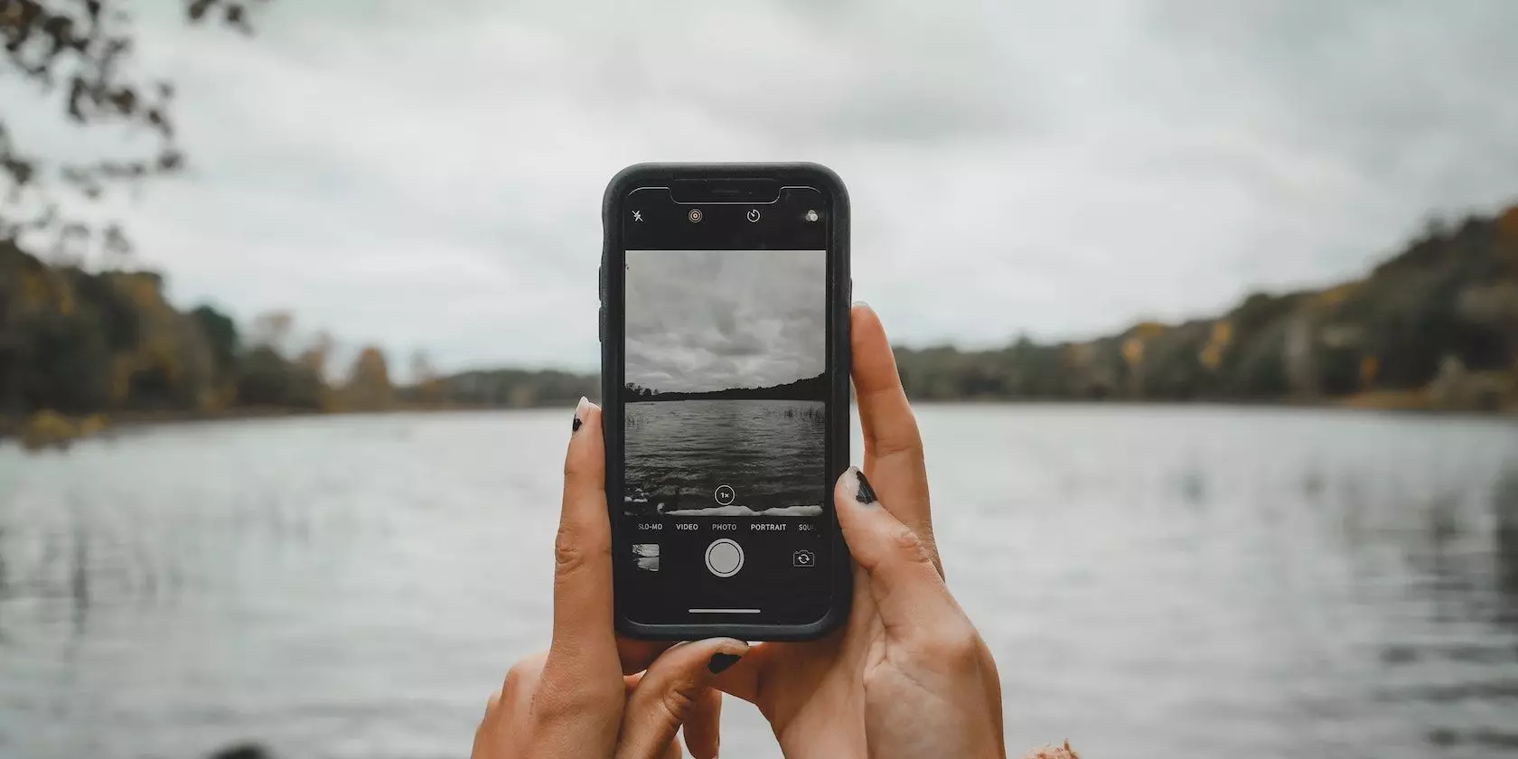 Yuav ua li cas kom koj iPhone thaij duab sai dua