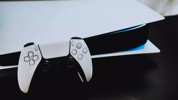 Kial Sony Planas Produkti PS4-Konzolojn ĝis 2022 34118_2