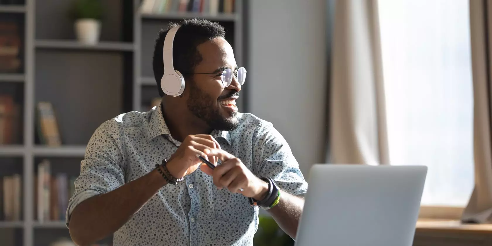 Hoe om nuwe musiek op Audius te ontdek