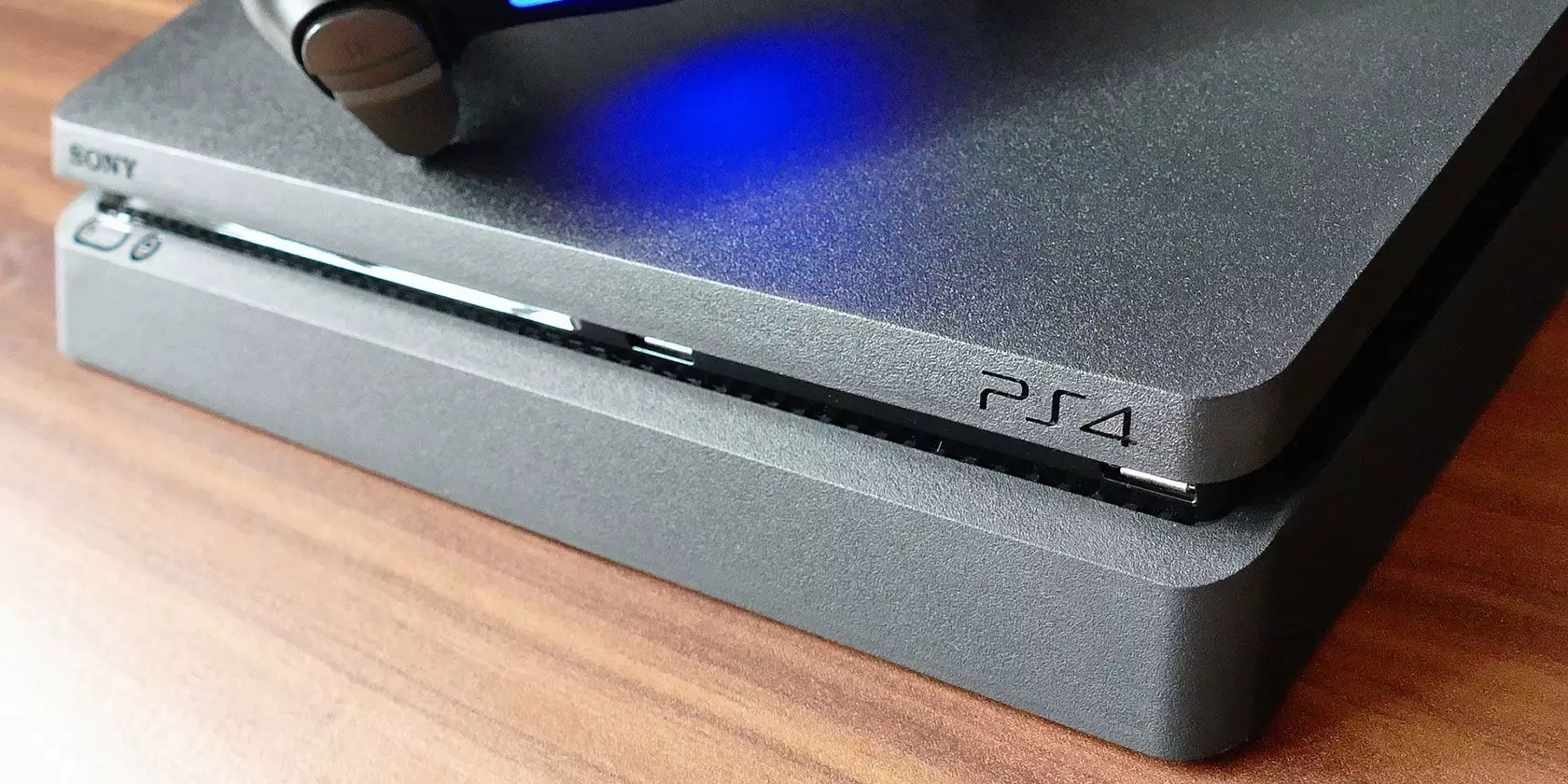 Meriv çawa PS4-ê Bi an Bê Kontrolker Vedigire