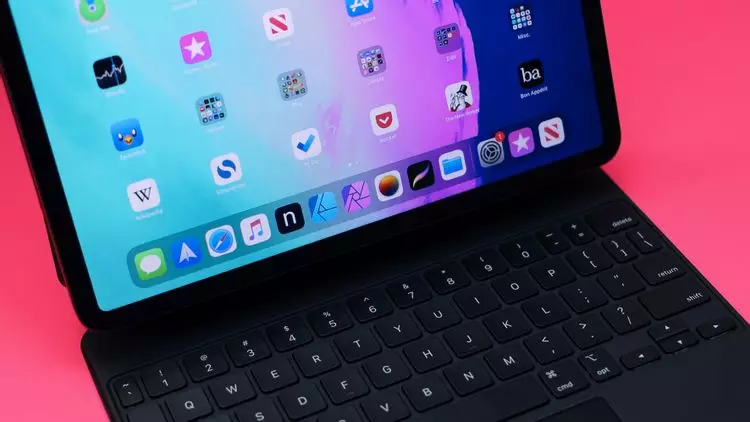 Apple'ning iPad uchun sehrli klaviaturasi narx tegiga arziydimi? 4160_2