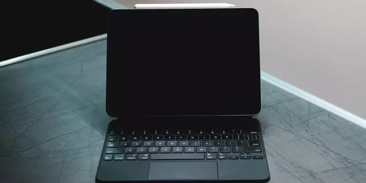 Apple'ning iPad uchun sehrli klaviaturasi narx tegiga arziydimi? 4160_3