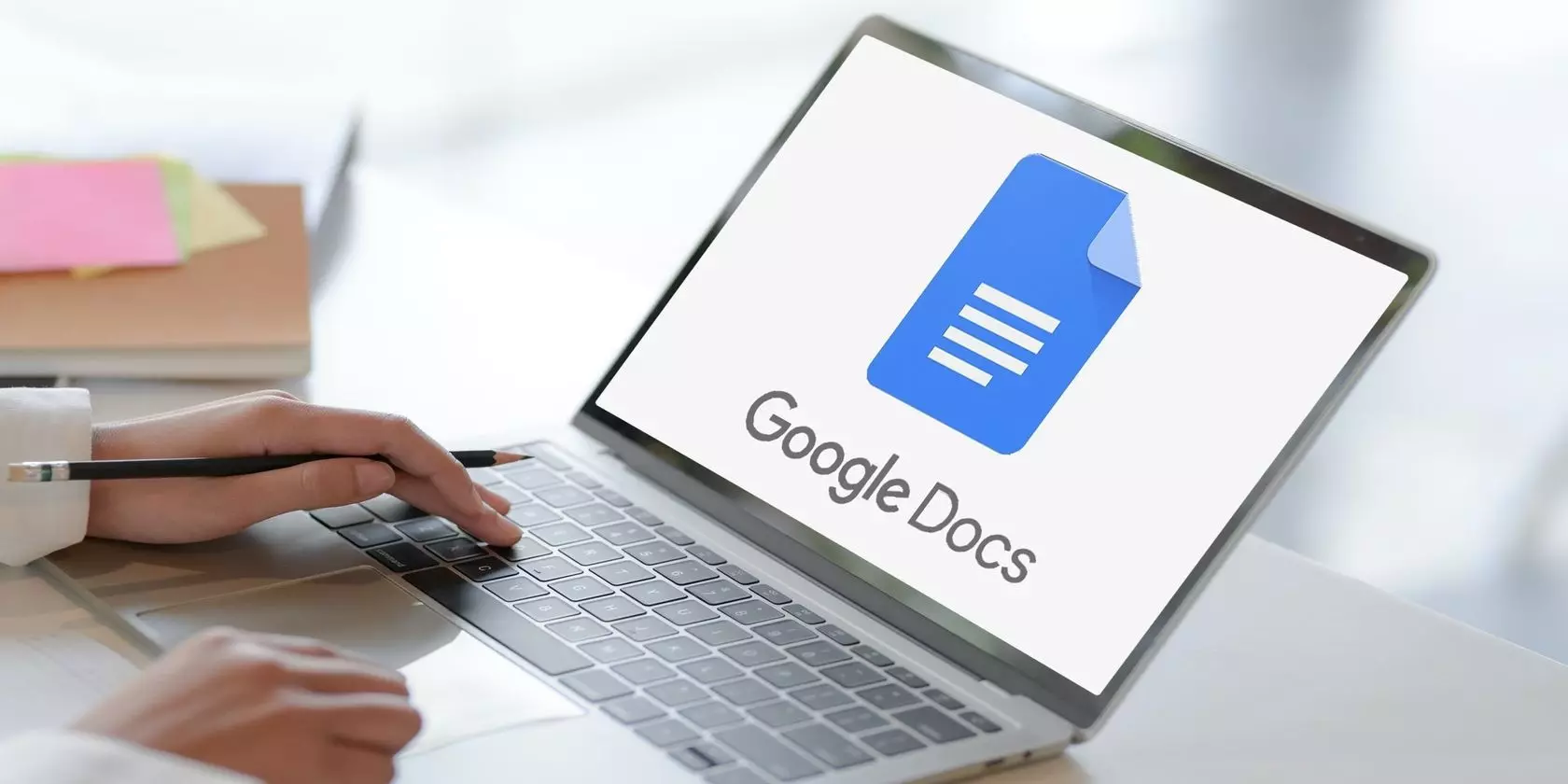 Sida loo bixiyo oo loo xaddido oggolaanshaha gudaha Google Docs