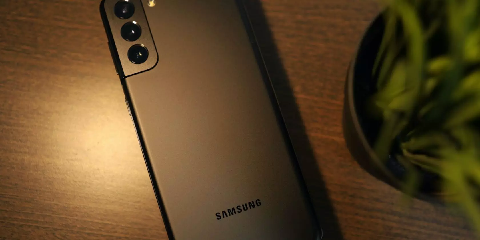 Nauna sa Google Pixels ang Samsung Galaxy S21