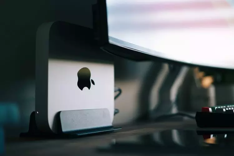 “Mac Mini” we aýdym-saz önümçiligi: Jennetde ýasalan oýun? 5723_2