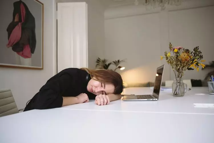 Sleep vs. Shutdown: Ce este cel mai bun pentru laptopul tău? 6128_4