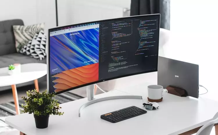 Monitor Dual vs Monitor Ultrawide: Apa sing Paling Apik Kanggo Kantor Ngarep Sampeyan? 6645_2