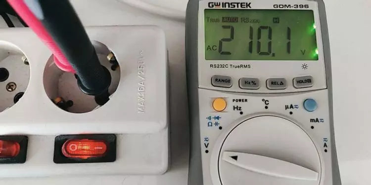 Hvordan sjekke spenningen med et multimeter 7100_5