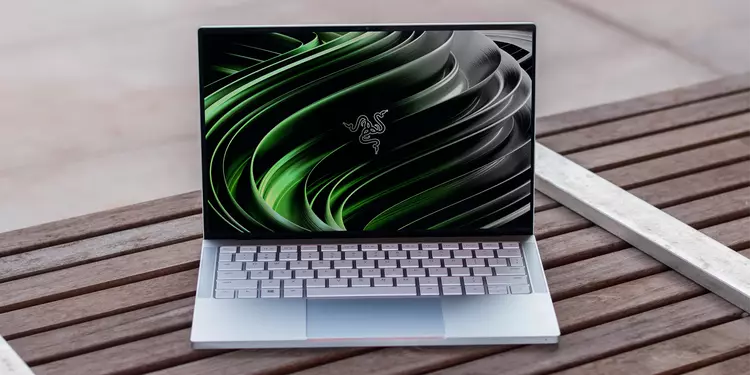 Đánh giá Razer Book 13: Máy tính xách tay chơi game trong bộ đồ 7213_17