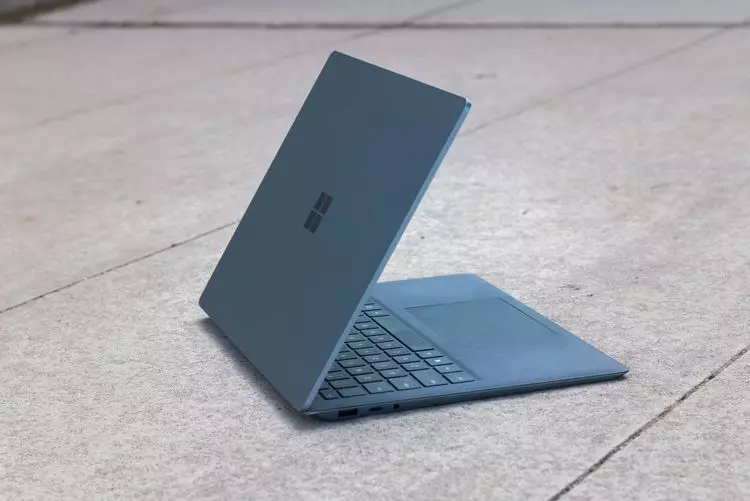 Surface Laptop 4 (13.5-inch) ການທົບທວນຄືນ: ຖ້າມັນບໍ່ແຕກ, ຢ່າແກ້ໄຂມັນ. 7214_8