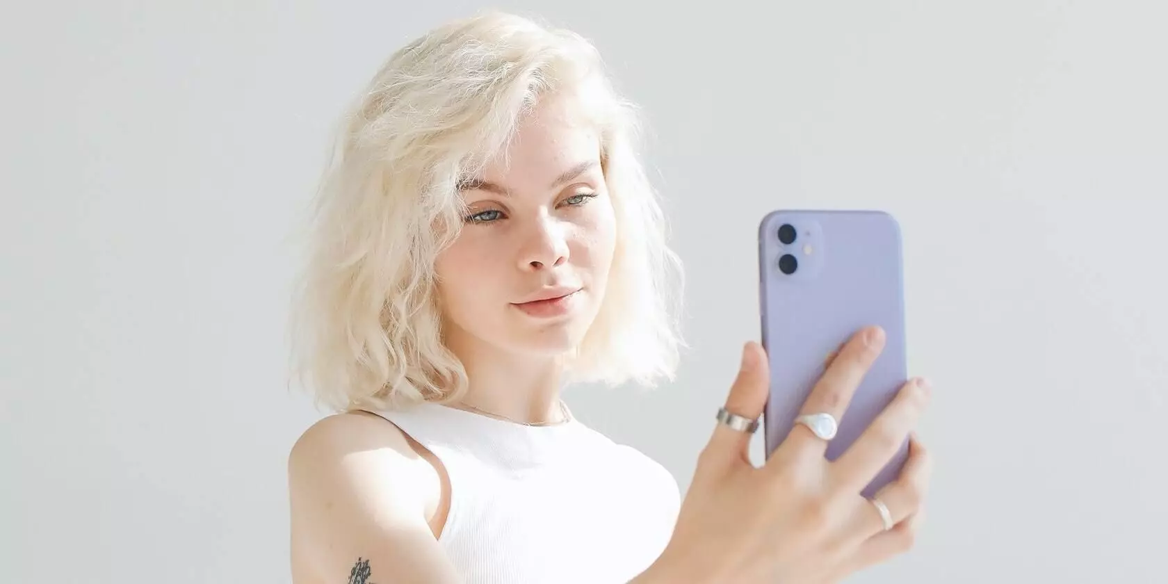 Meriv Çawa Piştî ku We Wêne Dikişîne Selfieyên iPhone-ê Ji Flipandin an Neynikê Rawestîne