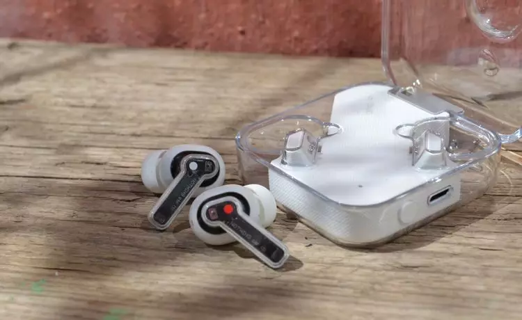 Asgjë vesh (1) Rishikimi: Më i mirë se AirPods dhe më i lirë 7856_15