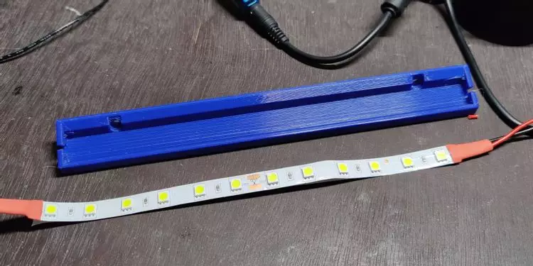 Come aggiungere luci a LED alla tua stampante 3D 957_3
