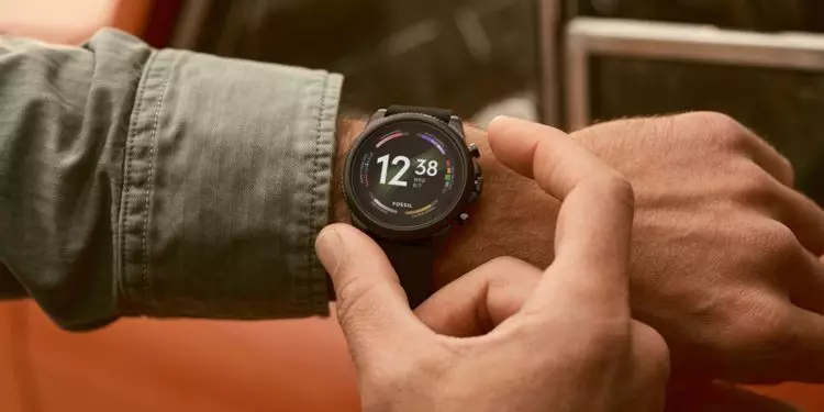 “Fossil” -iň iň soňky akylly sagatlary 2022-nji ýyla çenli “Wear OS 3” täzelenmesini almaz 9770_2