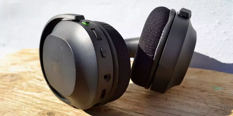 Razer Barracuda X Ongororo: Iyi ndiyo Budget Yemitambo Yemusoro Unoda 993_2